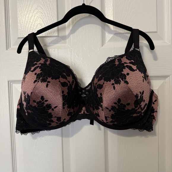torrid | Intimates & Sleepwear | Torrid Black And Pink Lace Bra 46dd ...